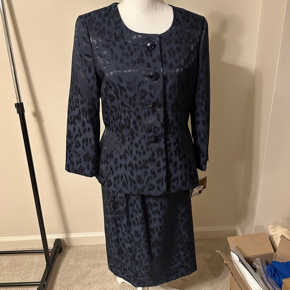Kasper | Other | Classic Silk Suit With Semi Peplum | Poshmark